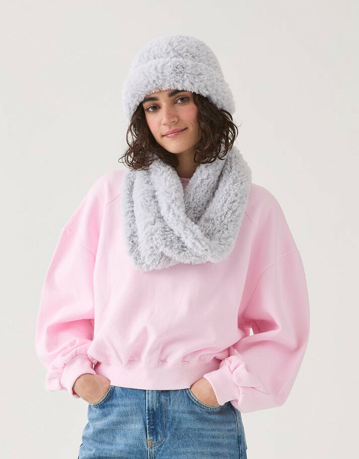 Fluffy Snood & Hat Knitting Pattern In Sirdar Alpine Fur Effect | Sirdar